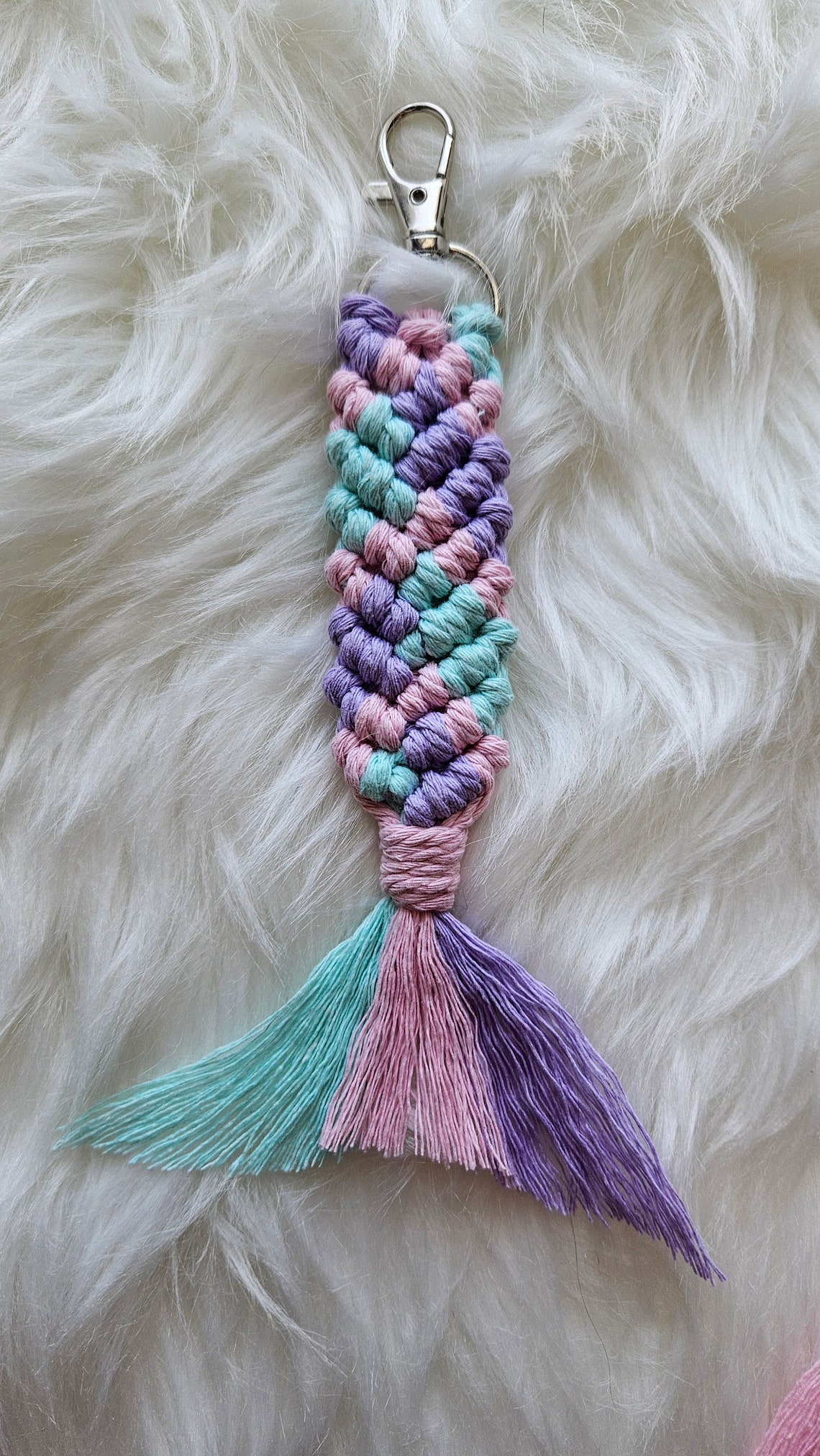 Macramé Mermaid Tail Keychain - Etsy