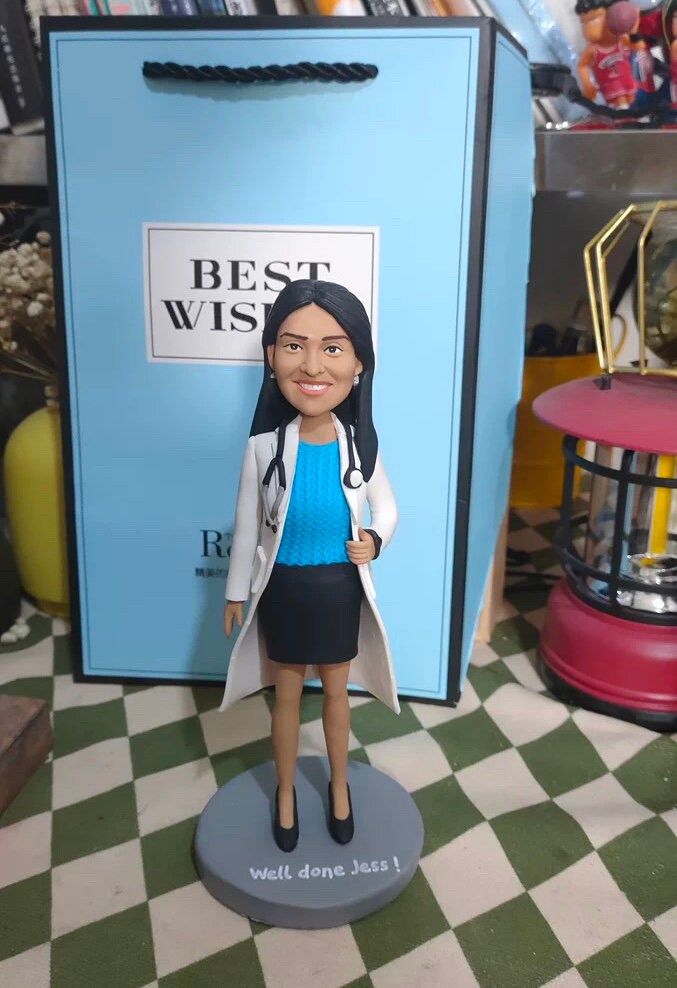 Custom Bobbleheads Figures Sculpted Bobble Head Personalized Figurine ...