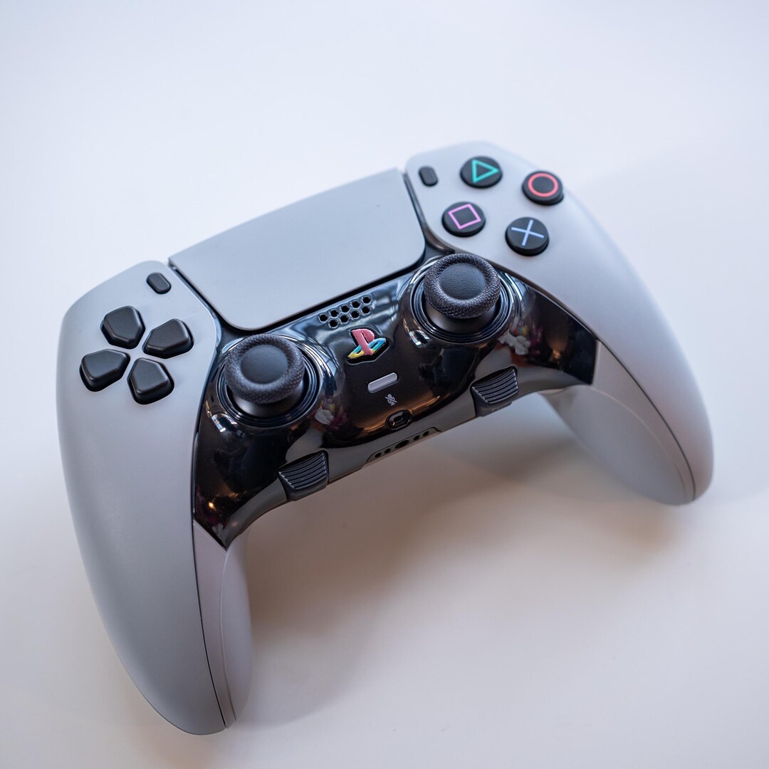 PS5 Edge Controller Retro PS1 Grey and Black With Old-school Action ...