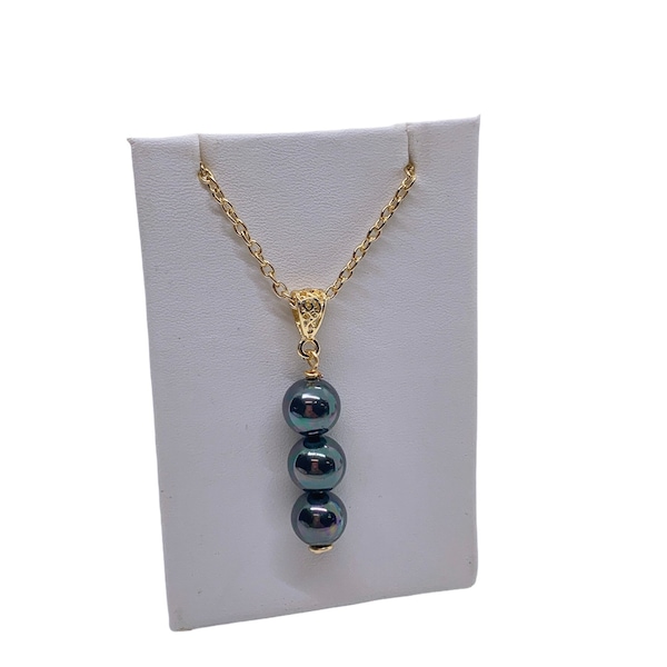 Three Pearl Necklace - Etsy
