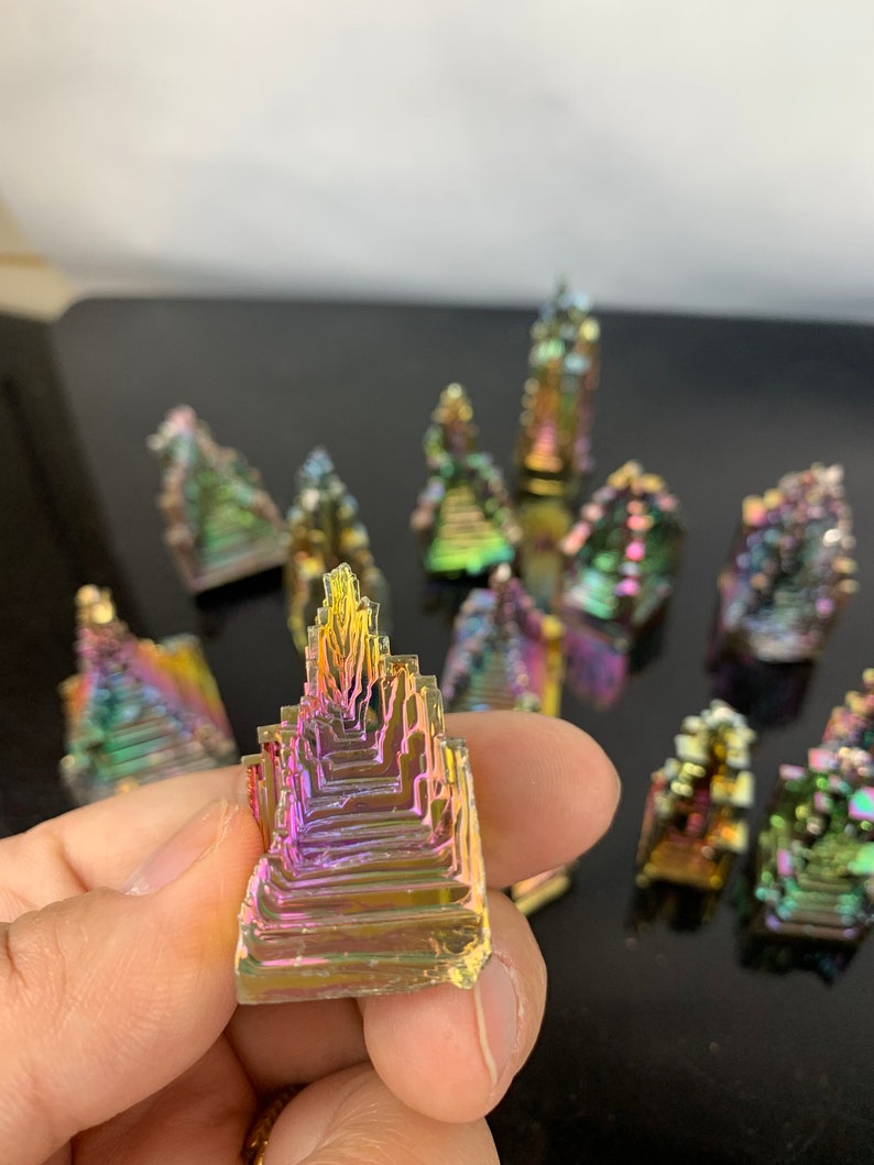 Bismuth Crystals Bismuth Metal Crystal Rainbow Bright Metal Mineral ...