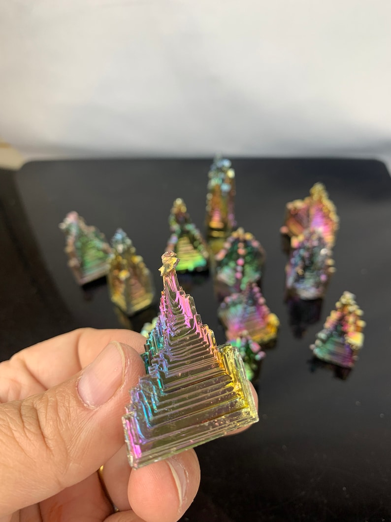 Bismuth Crystals Bismuth Metal Crystal Rainbow Bright Metal Mineral ...