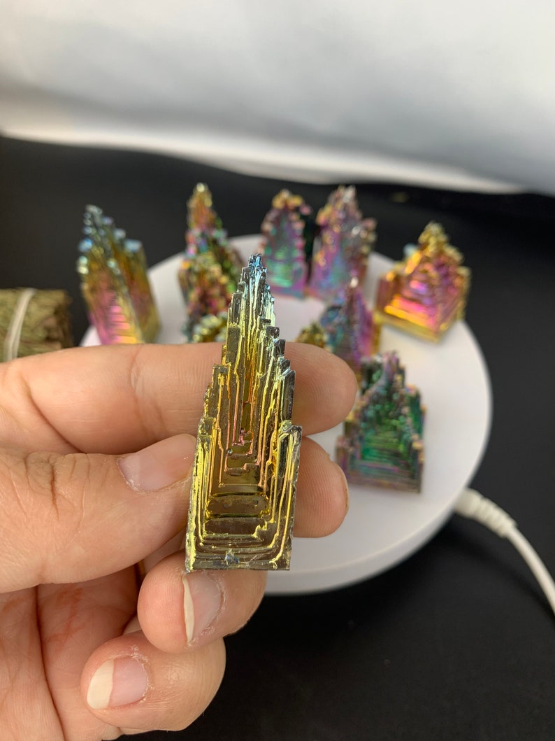 Bismuth Crystals Bismuth Metal Crystal Rainbow Bright Metal Mineral ...