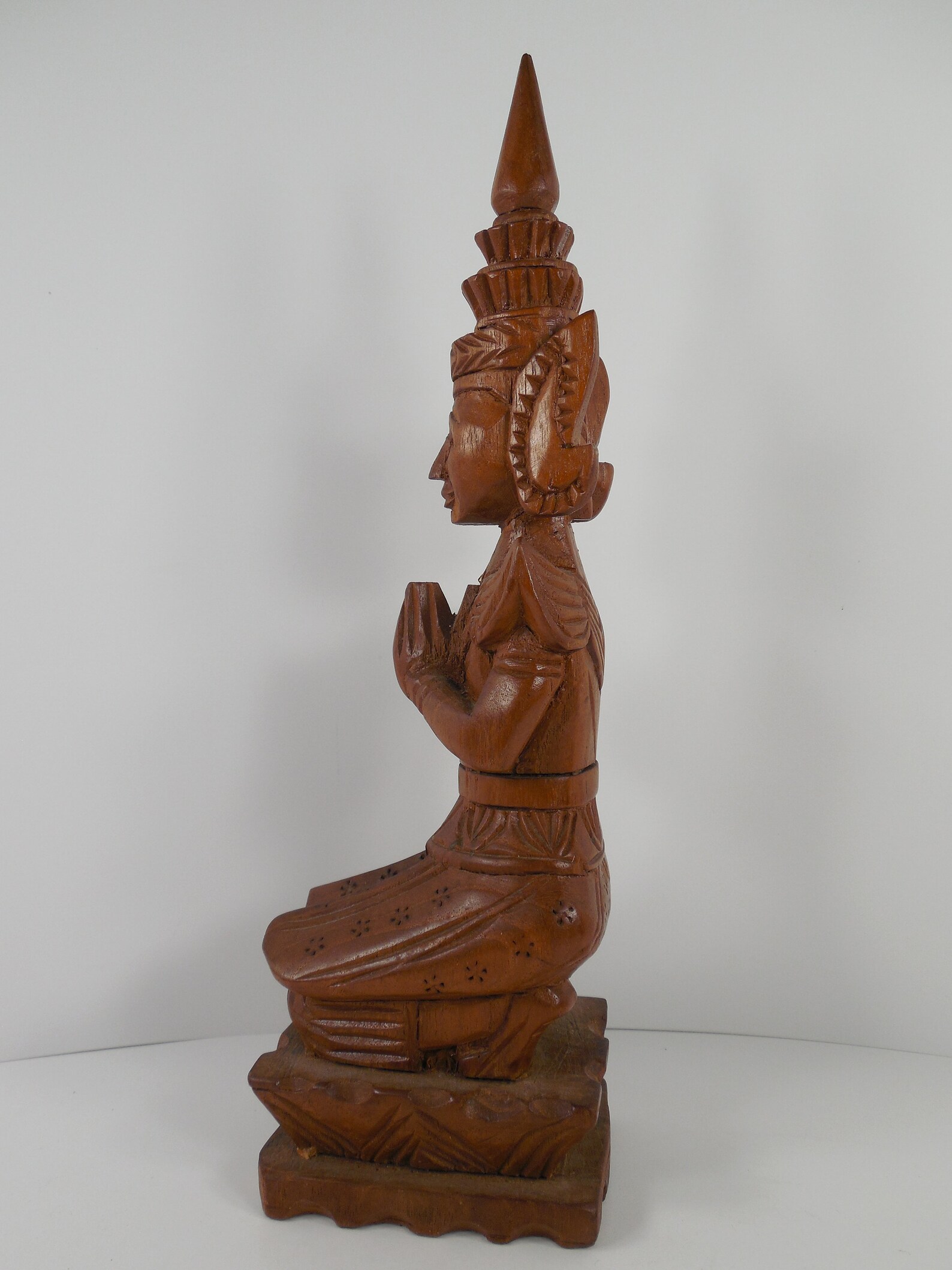 Thai Welcome Greeting Sawasdee Thailand Wai Position Praying Wood ...