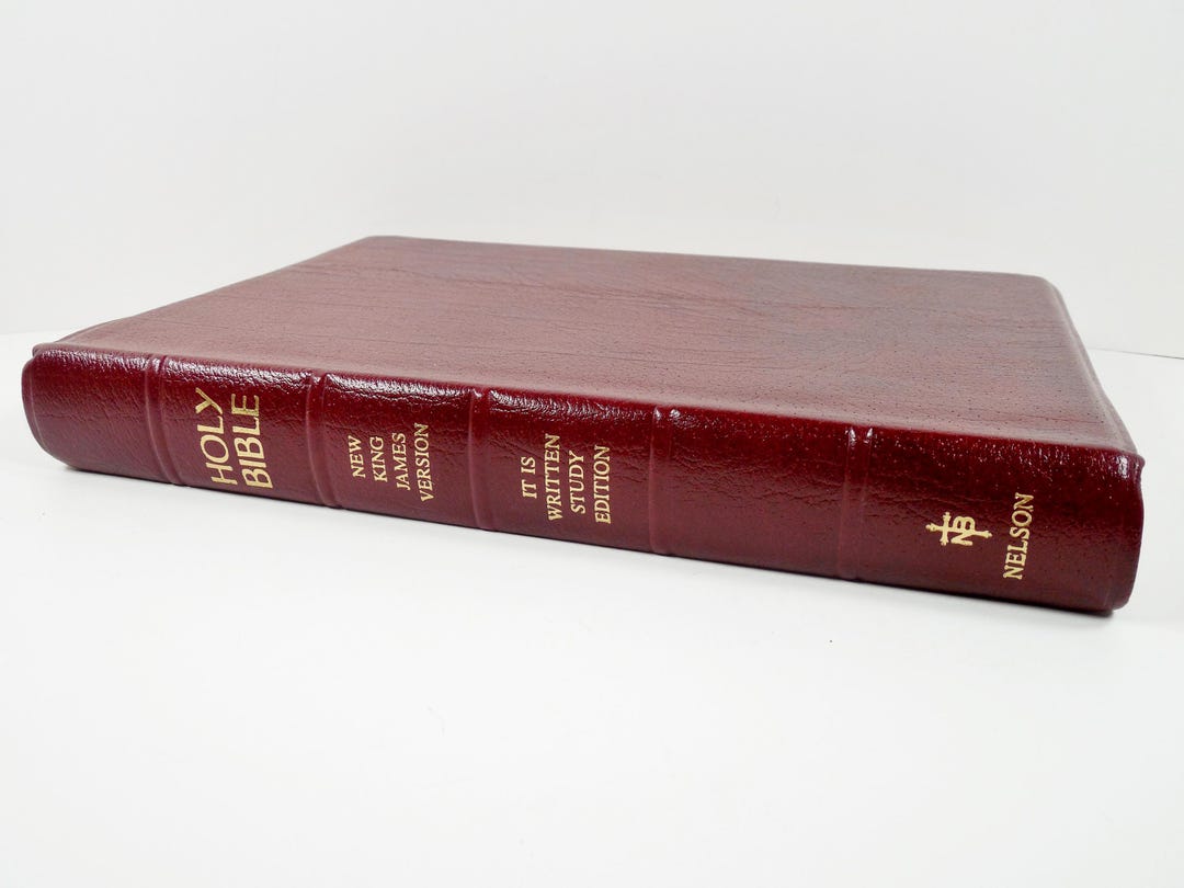 Burgundy Maroon Nelson Holy Bible 1982 New King James Version Words of ...