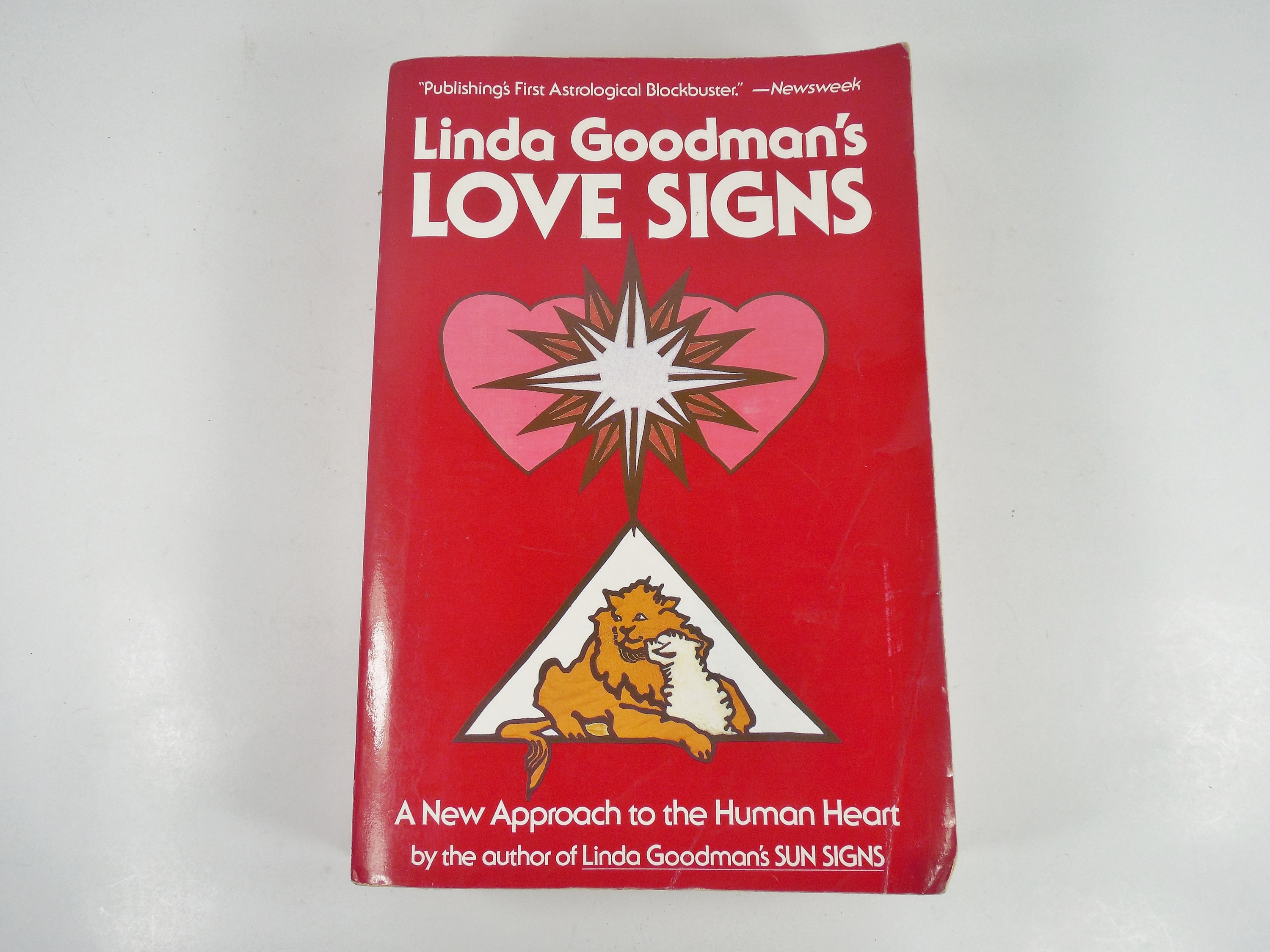 Linda Goodman's Love Signs 1992 Soft Cover 914 Pages Astrology Astrological Horoscope Signs Sun ...