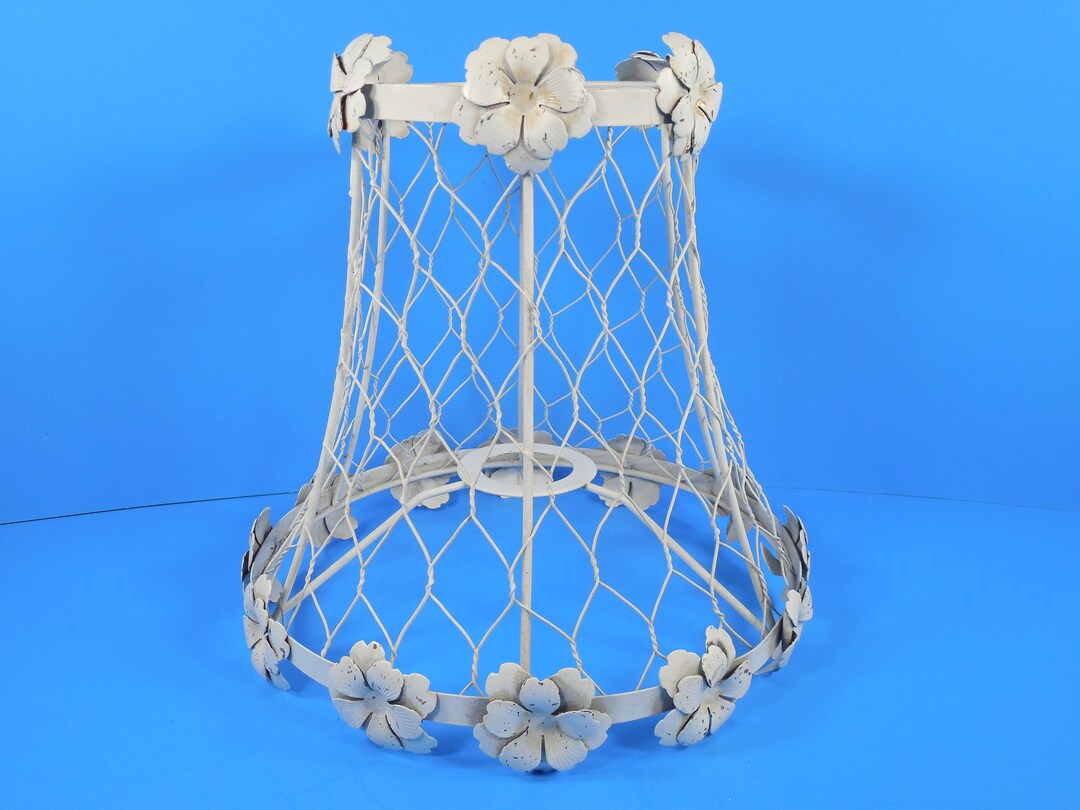 White Metal Flower Chicken Wire Table Lamp Shade Metal Frame Chicken ...