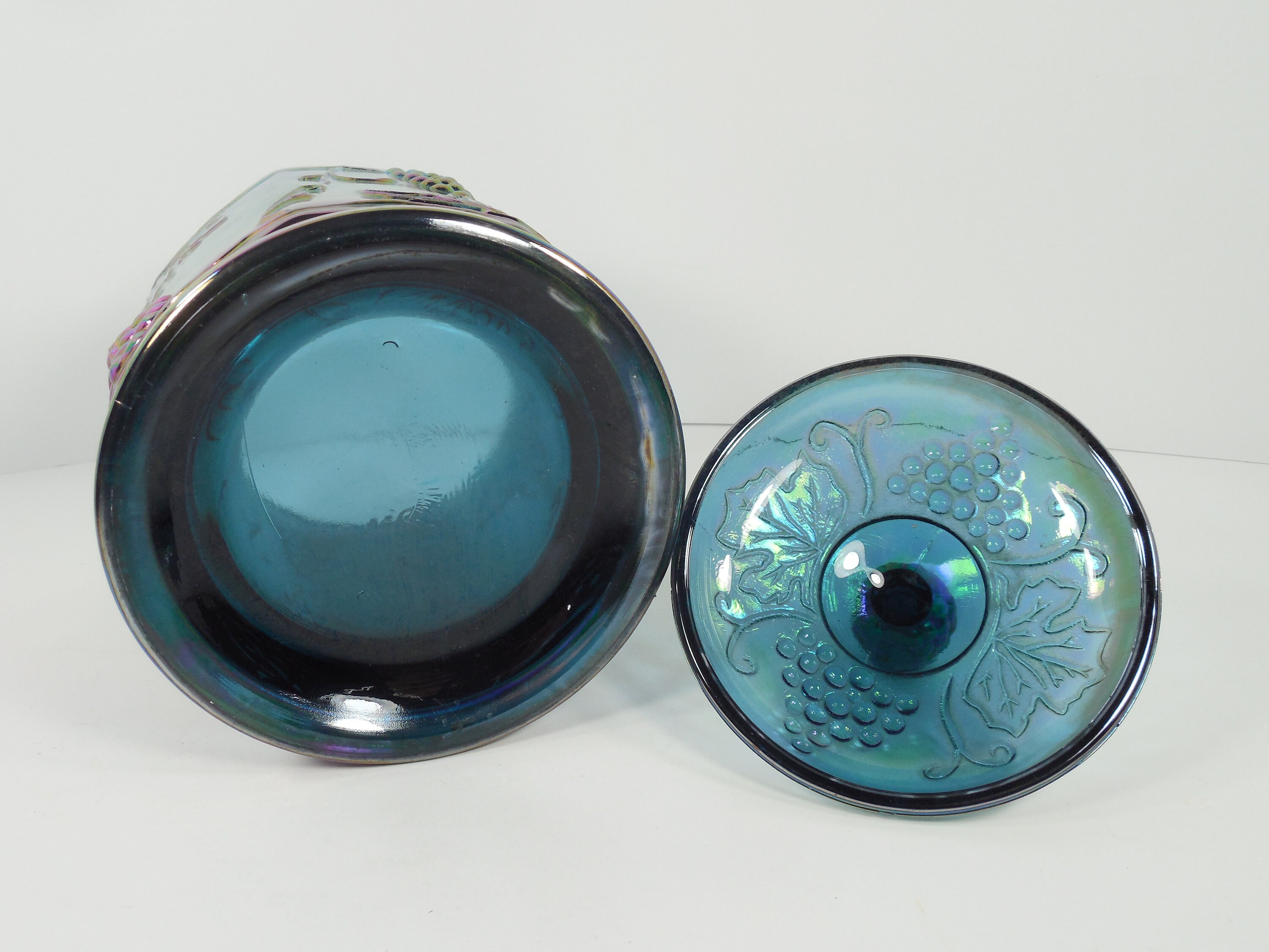 Colony Harvest Grape Blue Amethyst Carnival Glass by Indiana Glass ...