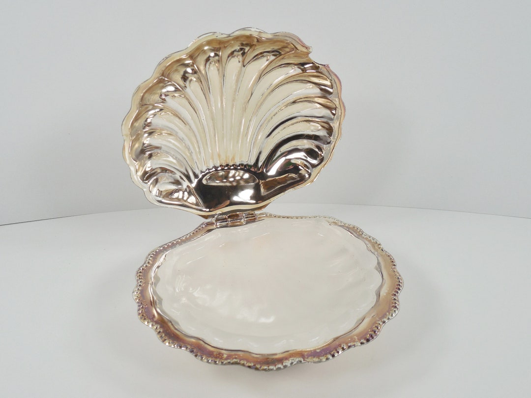 Victorian Art Nouveau Queen Anne Design Chrome Silver Metal Clam Shell ...