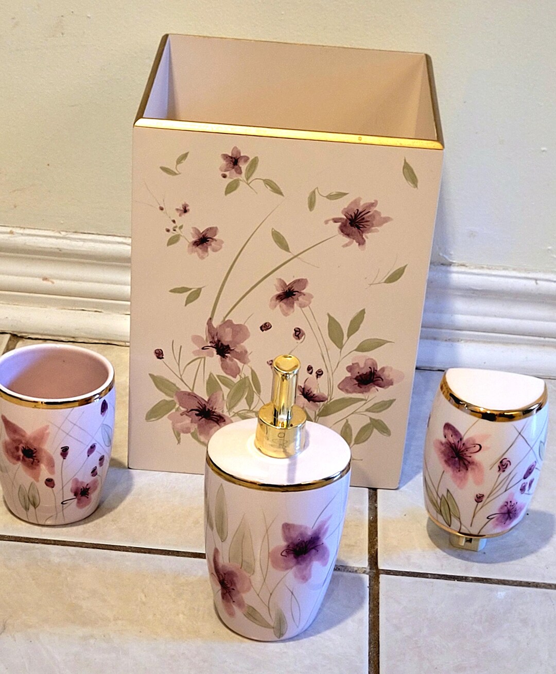 Vintage Elegant Floral Bathroom Accessory Set Ceramic Pink Gold Trim ...