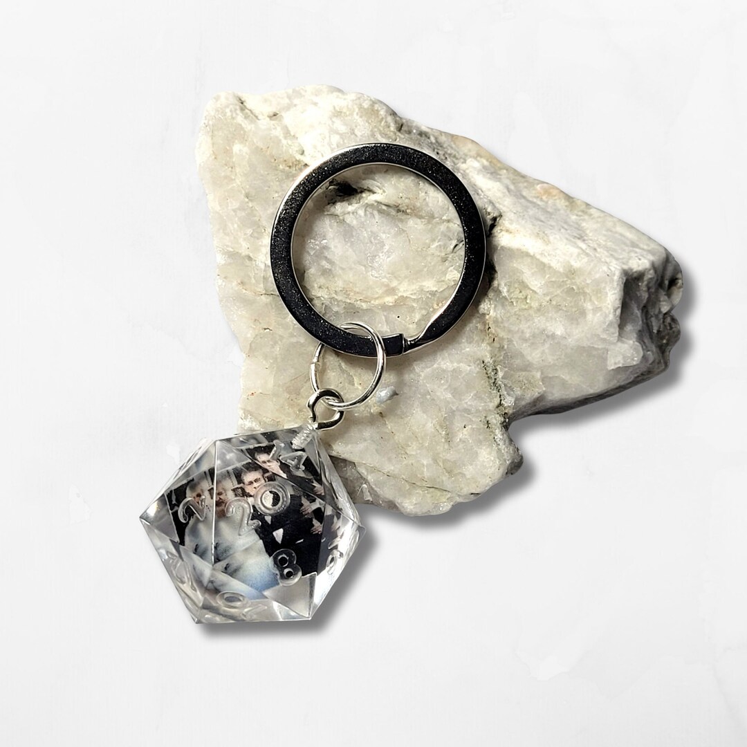 Customisable D20 Add Your Own Photo Keyring Dice DND Boardgame Glitter ...