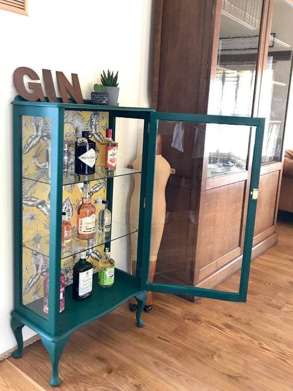 Drinks display unit store