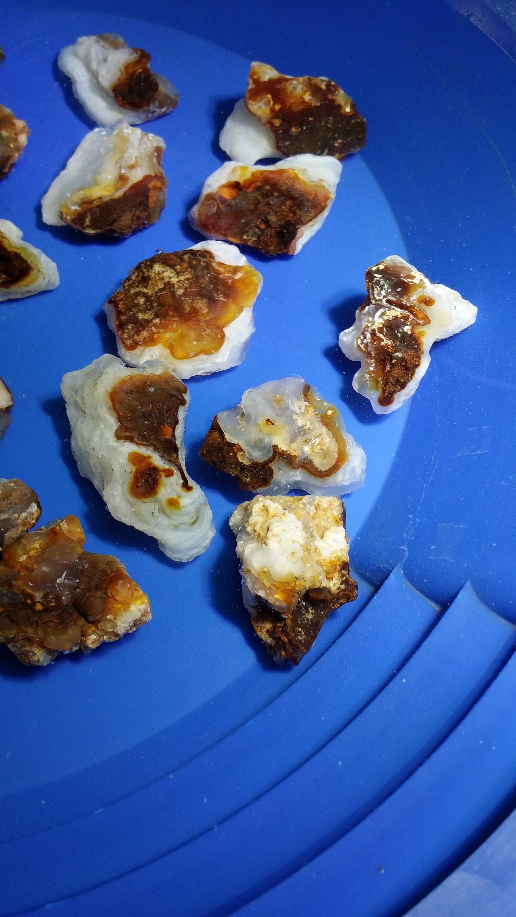 325 Grams of Medium Sized Mid Grade Arizona Fire Agate Rough - Etsy