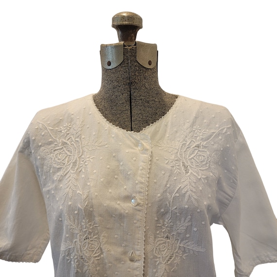 White 1950's Embroidered Rose Floral Button Down Top - Gem
