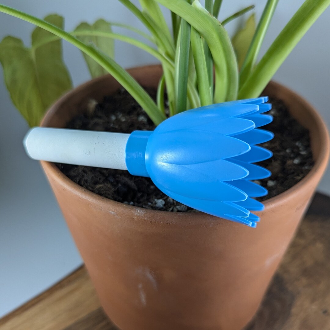 Hydrating Plant Water Spikes for House Plants - Mini Light Blue Flower ...
