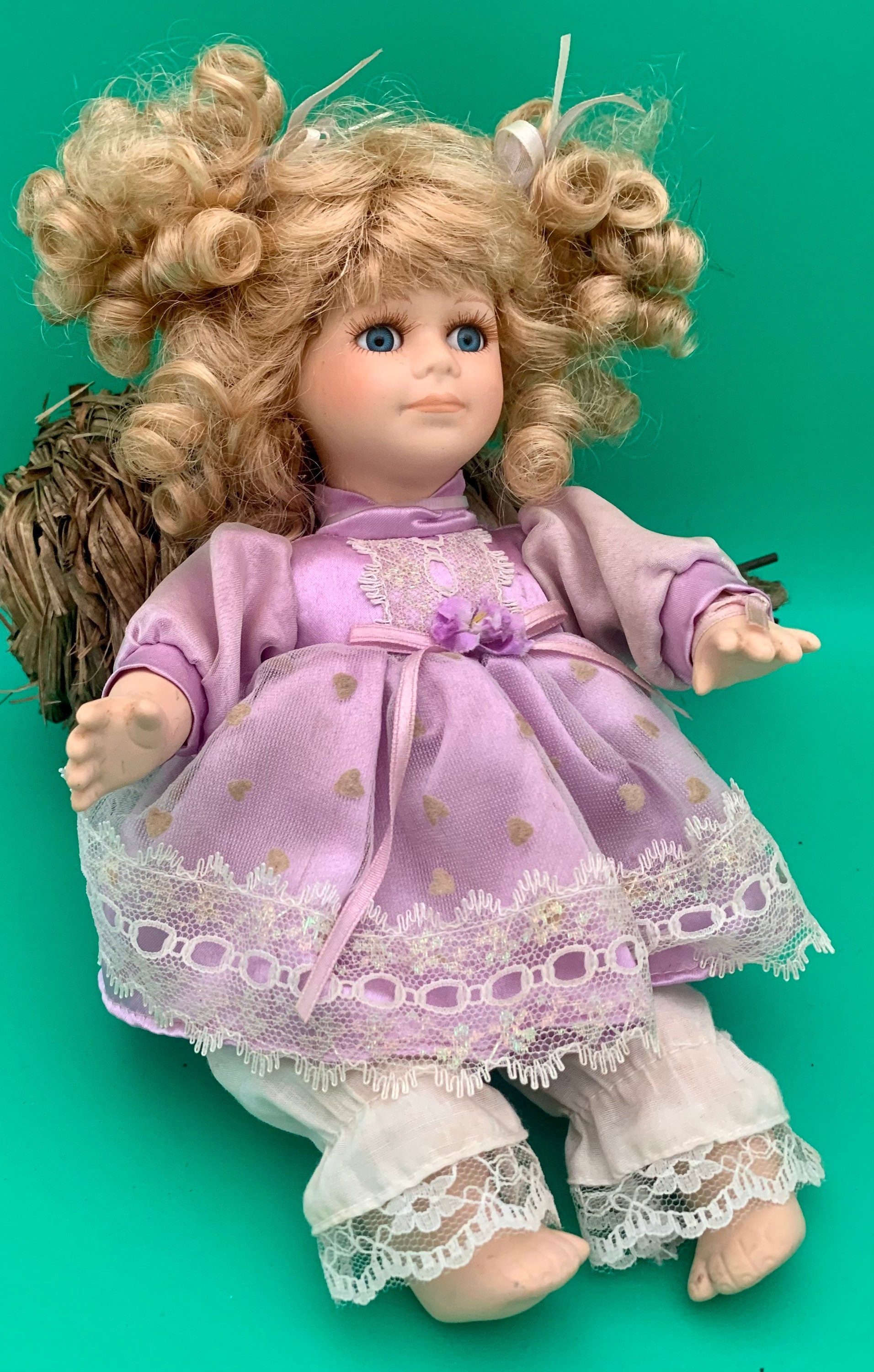 Collectors Choice Porcelain 10 Doll Lavender Satin and Polka Dot Hearts ...