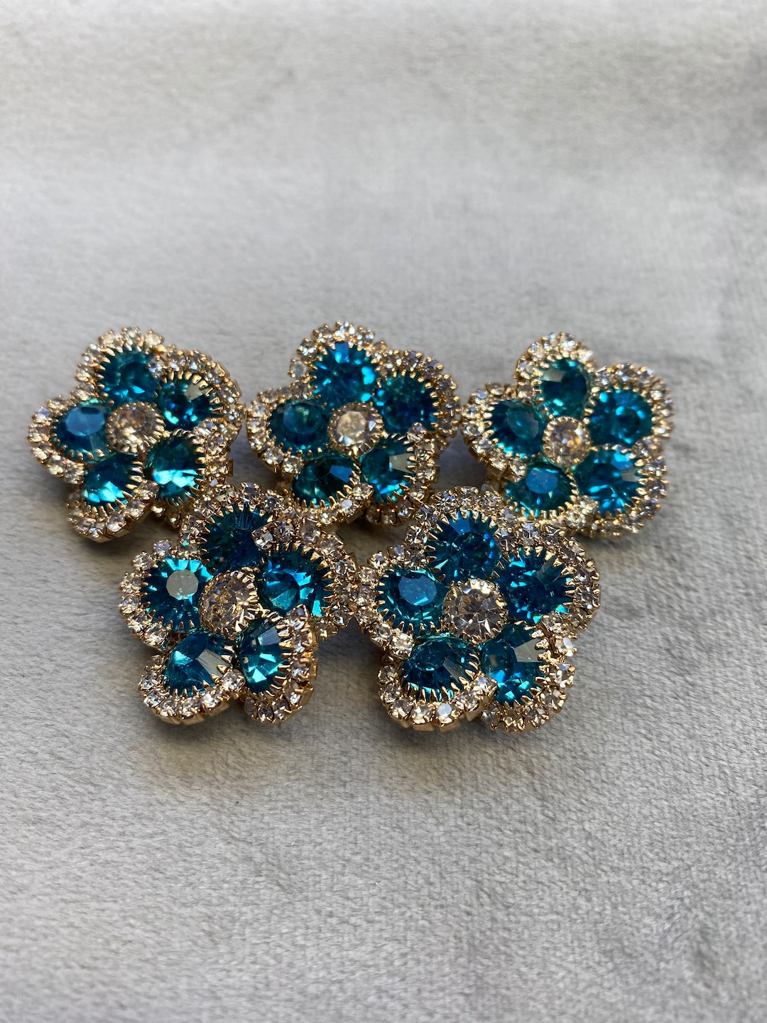 Rhinestone Flower Buttons Turquoise and Silver in a Gold Tone Metal ...
