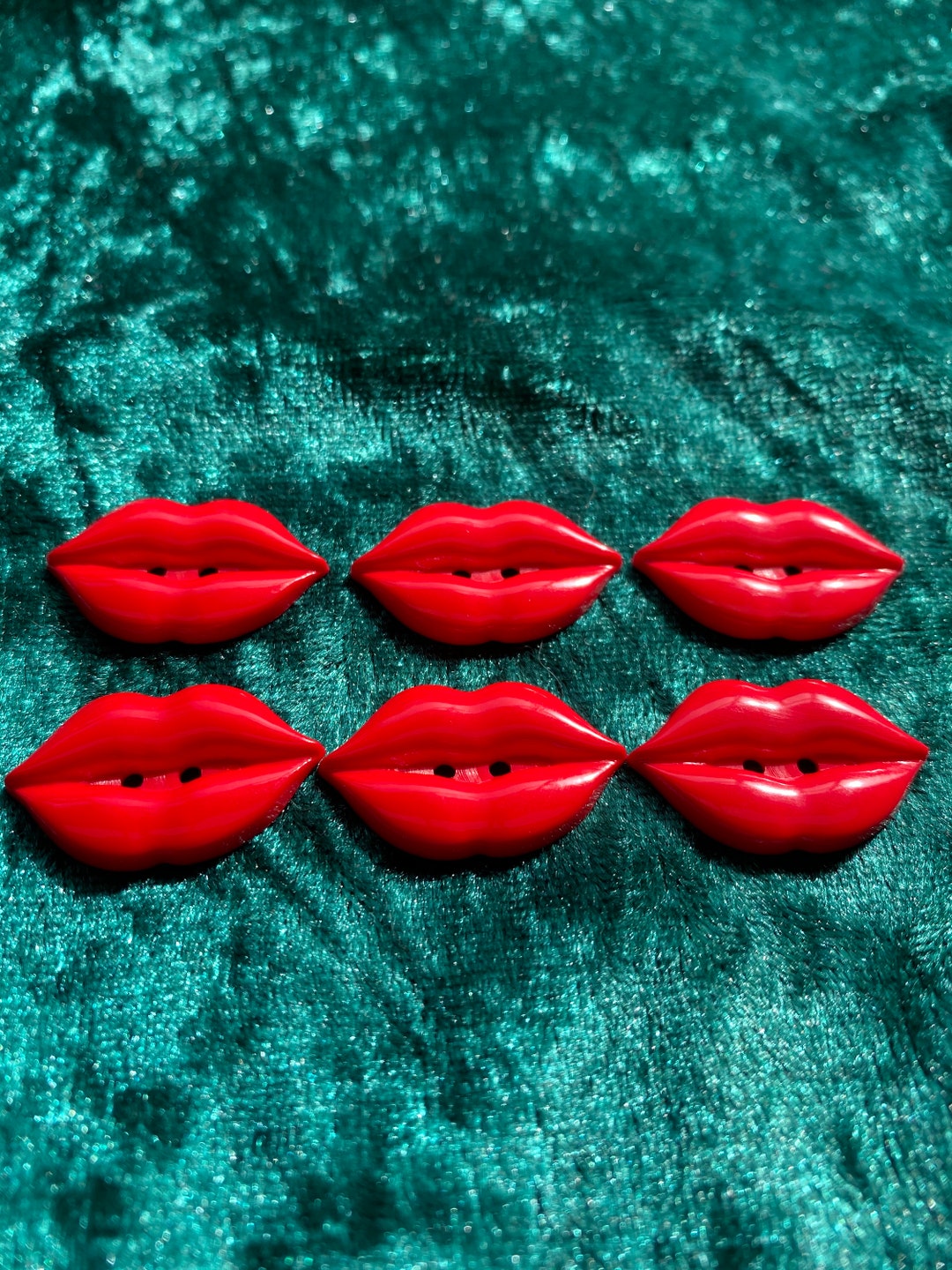 Lip Buttons Red 32mm a Set of 6 - Etsy