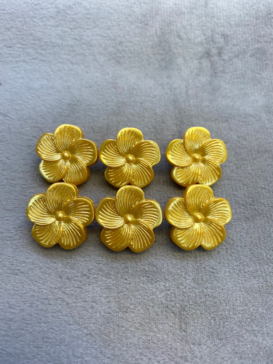 Flower Buttons Yellow Pearly Finish 18mm a Set of 6 - Etsy