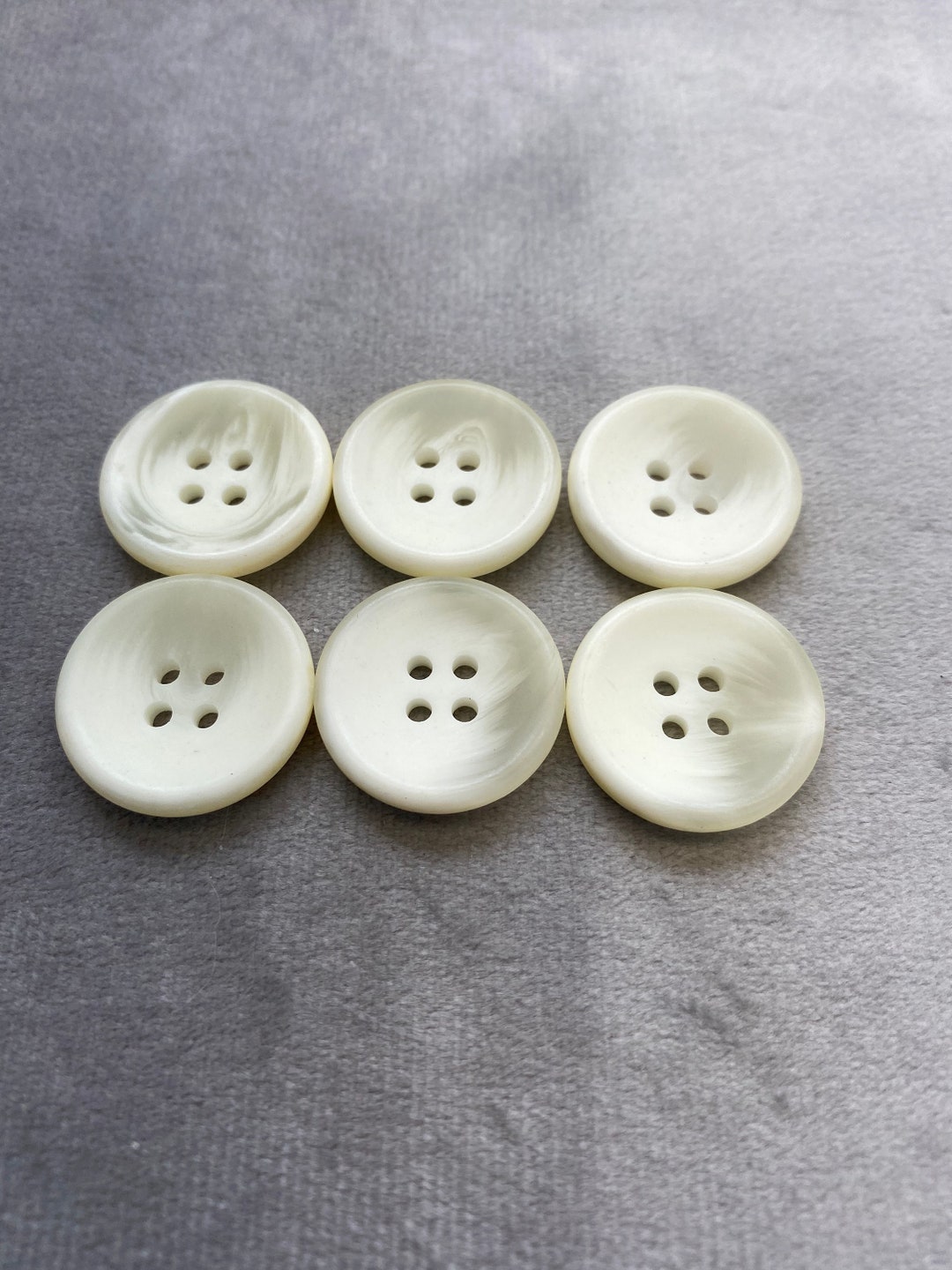 Ombre Buttons Cream Matt Finish 22mm a Set of 6 - Etsy