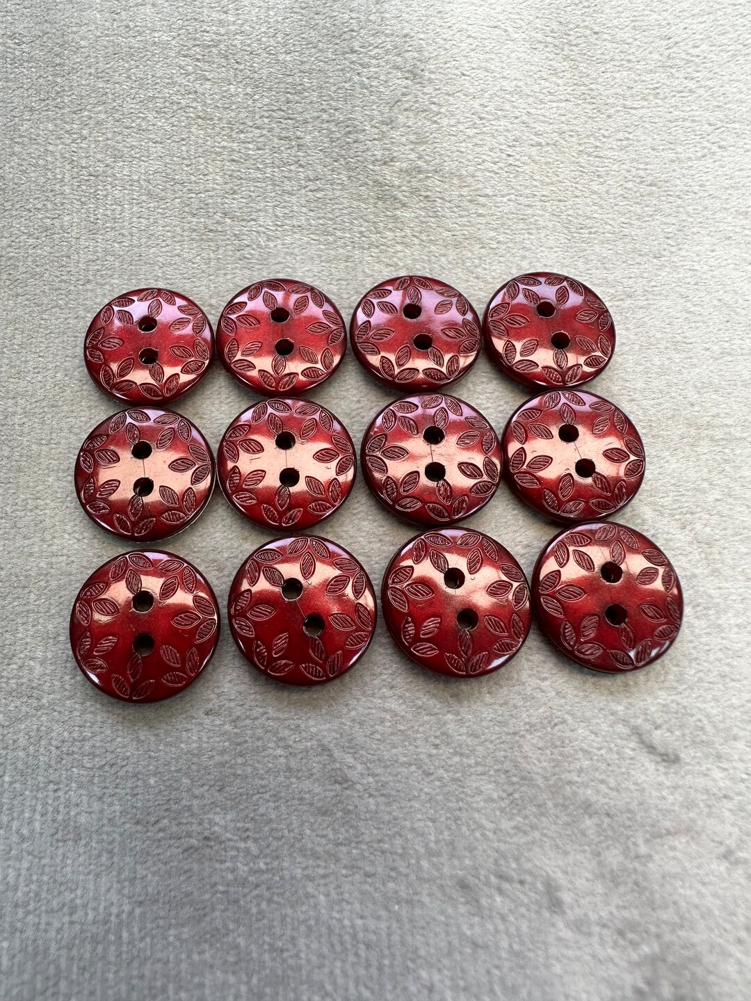 Leaf Buttons Burgundy Pearly Finish 14mm a Set of 12 - Etsy