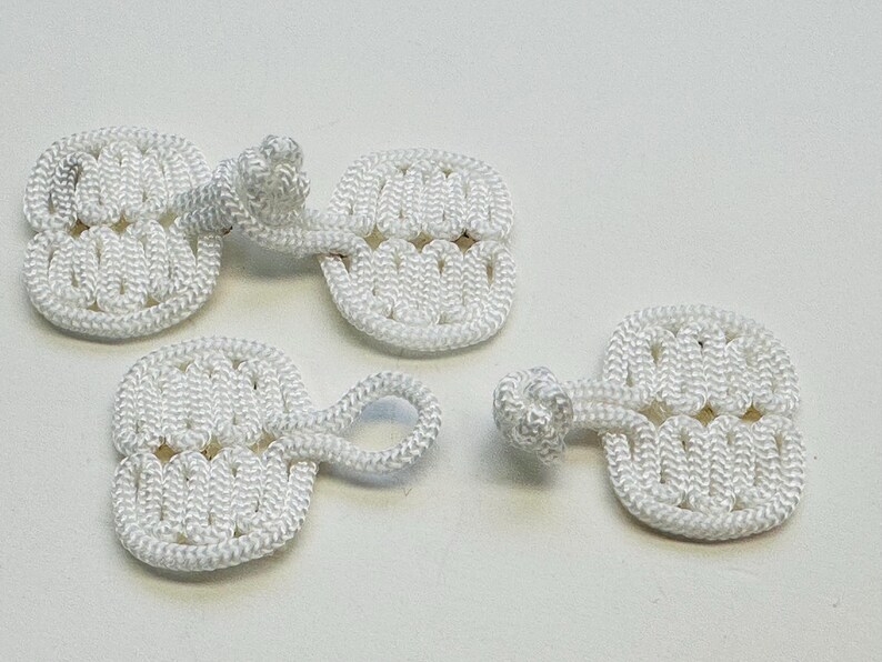 Winter White Frog Closure 3 X 5.5cm a Set of Two Complete Fasteners - Etsy