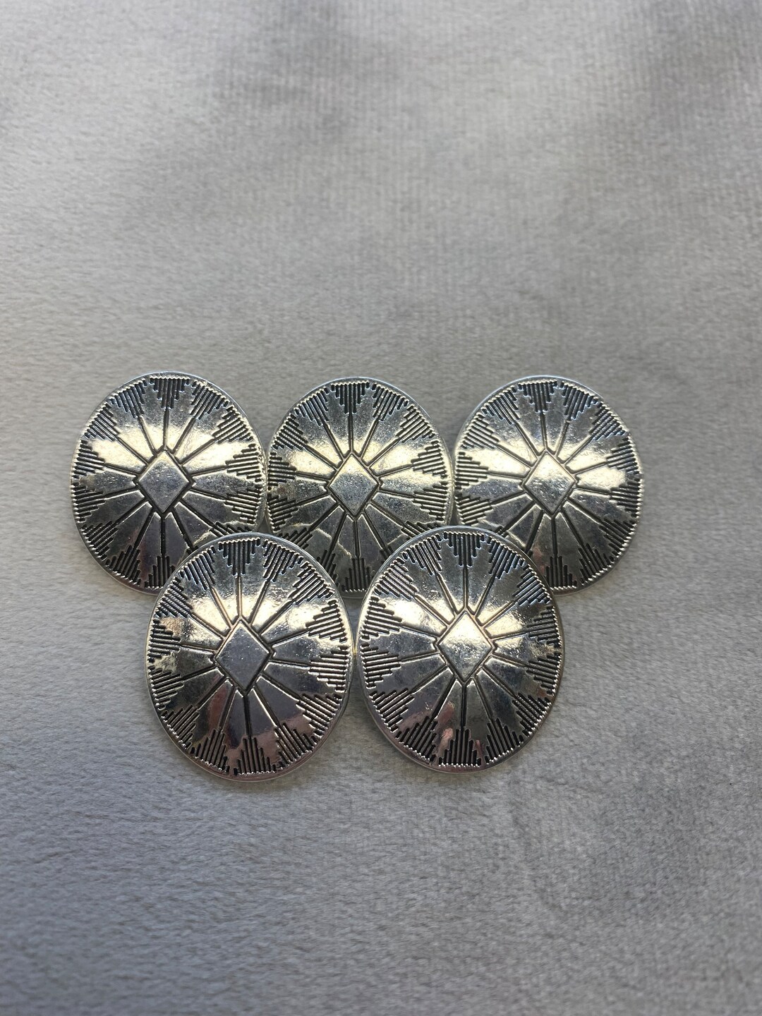 Metal Buttons Silver Tone Decorative Design 21mm X 25mm a Set of 5 - Etsy