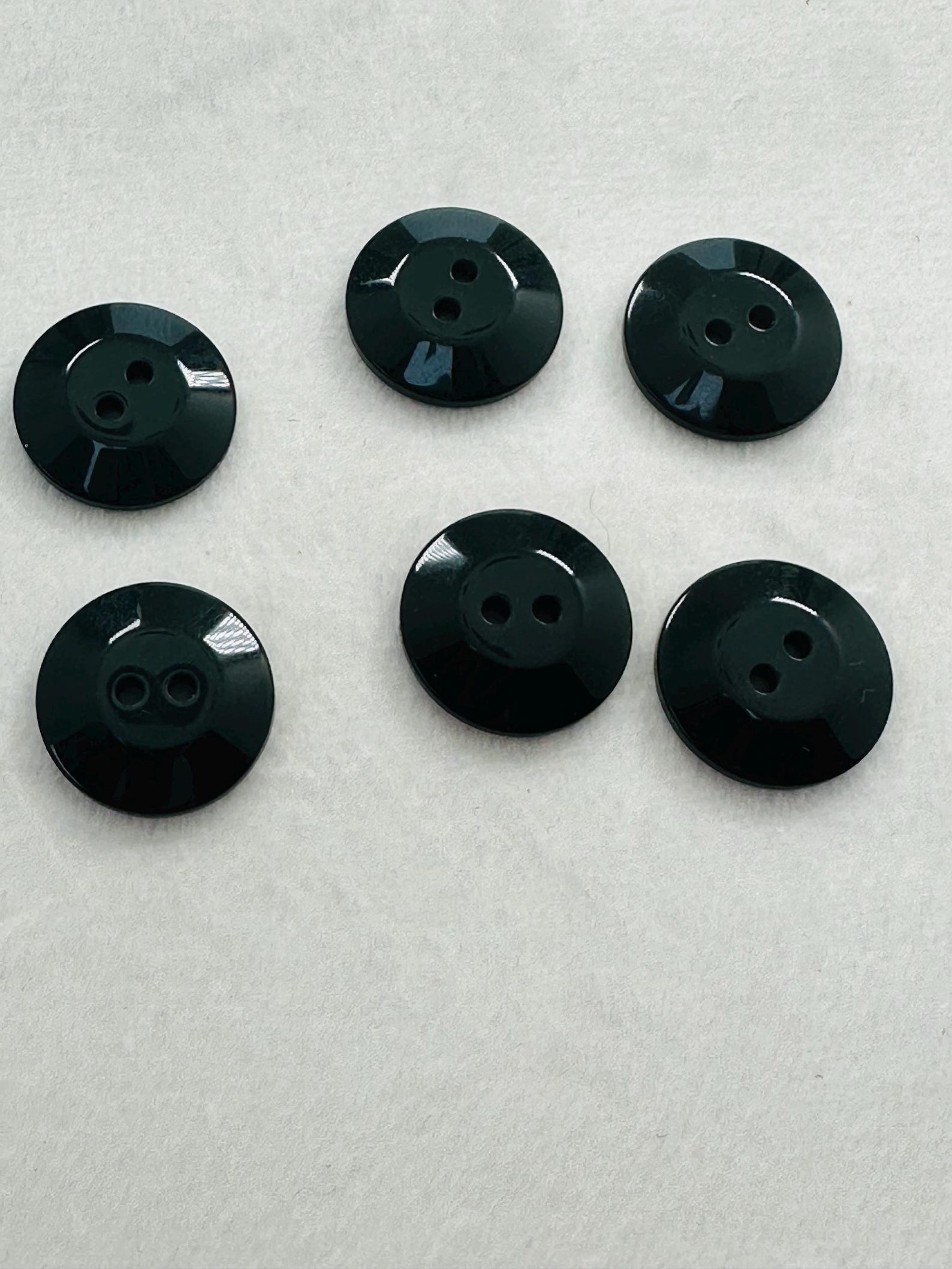 Deep Green Buttons 18mm a Set of 6 Sew-through With a Pearly Ombre ...