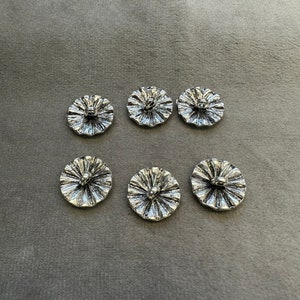 Metal Buttons Silver Tone Shell Design 17mm a Set of 6 - Etsy