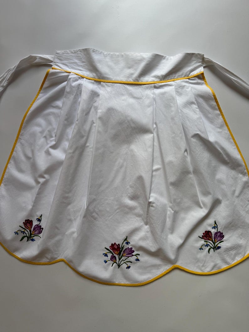 Vintage White Cotton Apron: 1950s Hand-embroidered Floral, Yellow Trim ...