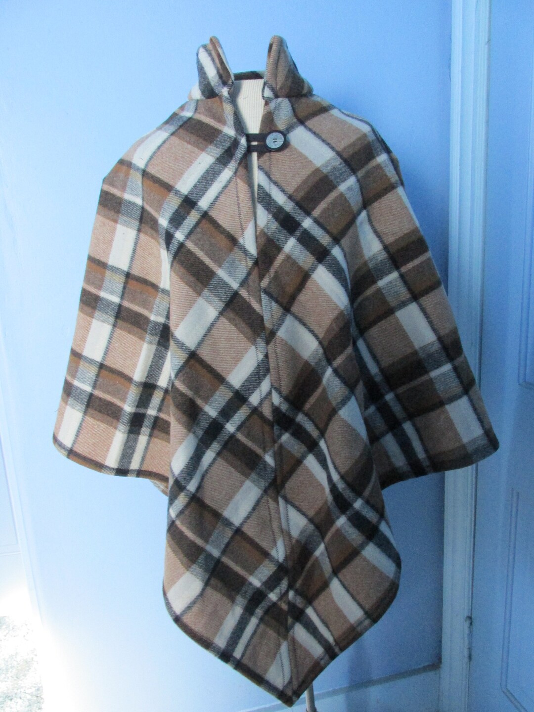 Woolrich Wool Handmade Brown Black Plaid Poncho Shawl Vintage Button ...