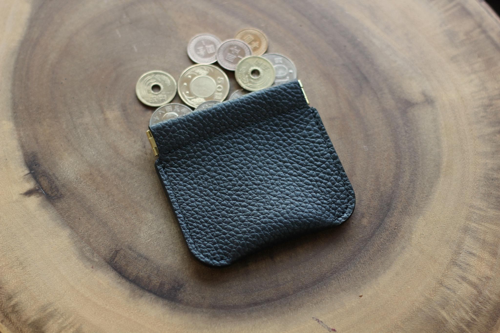 Black Leather Coin Purse : Personalized Squeeze Coin Holder - Etsy