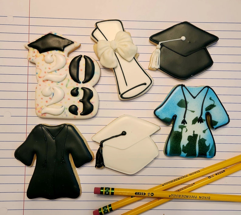 Graduation Cookie Cutter Set, Graduation Cap, Diploma, Gown, and ...