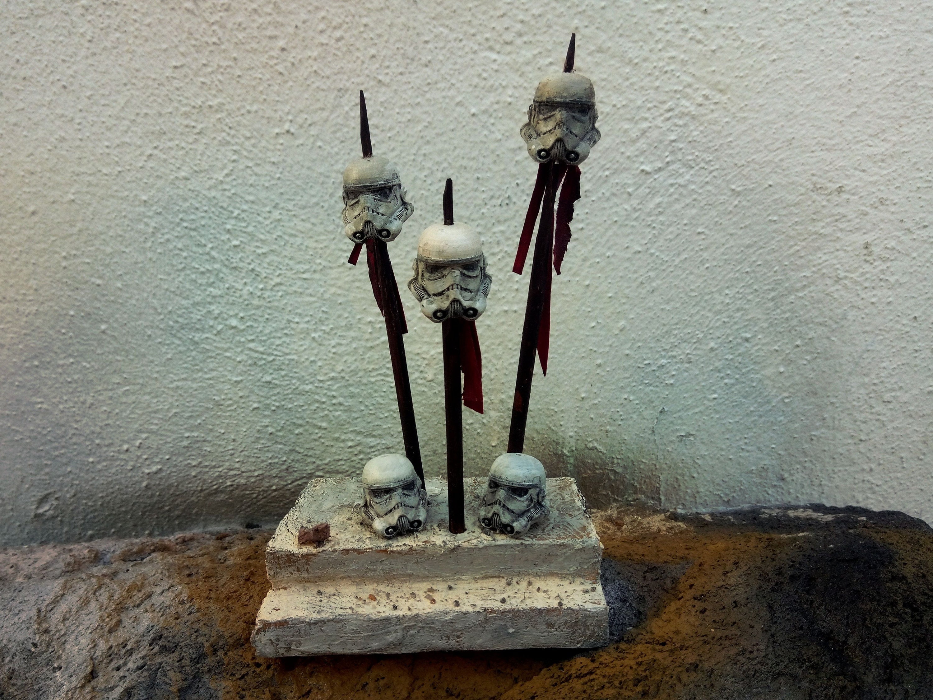 Star Wars Diorama: Stormtrooper Helmets on Spikes (1/12, 1/6, 1/18 ...