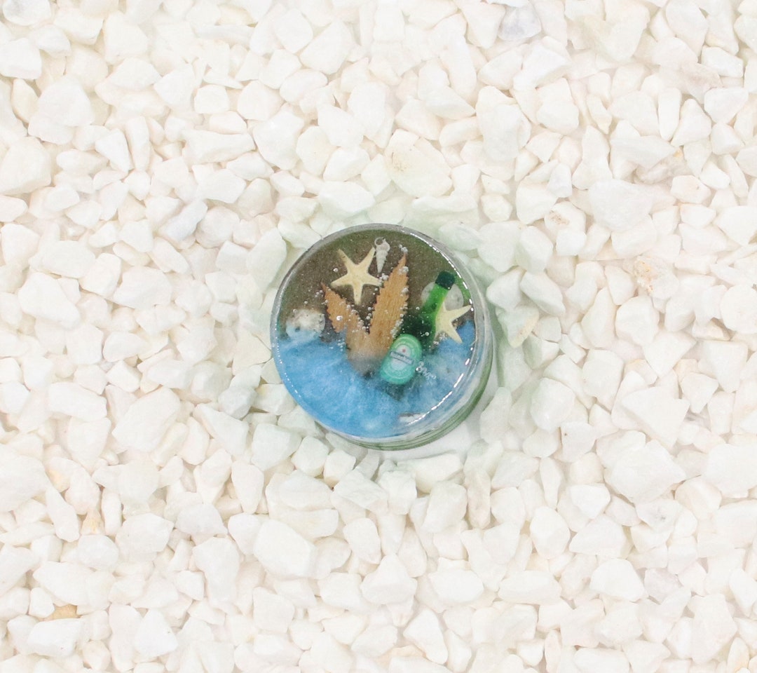 Chillin Beach Side Seashells Brew Sand Backing on Green Grinder Resin ...