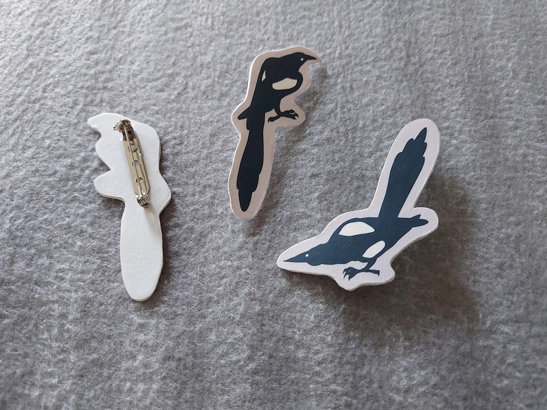 Magpie Pin/badge/brooch - Handmade - Etsy
