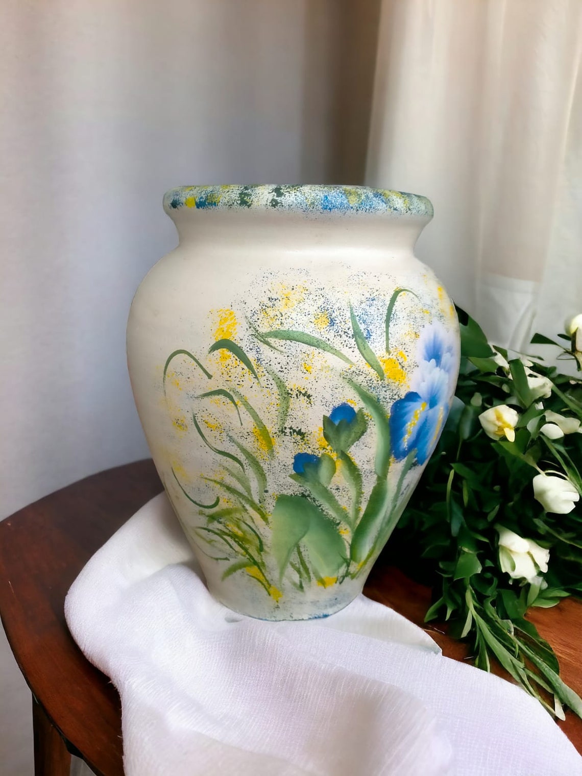 Handmade, Flower Patterned Pottery Vase Lily With One Stroke Technique ...