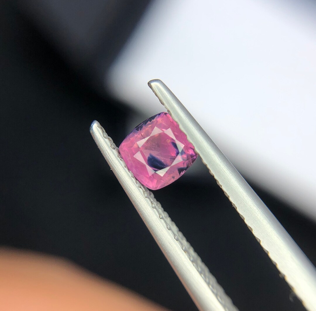 Beautiful Natural Bicolor Winza Sapphire With Perfect Cut With ...