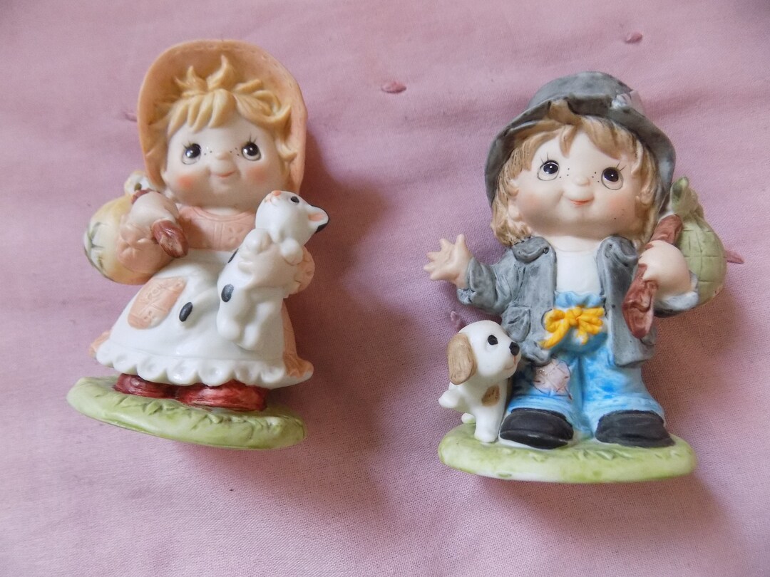 Couple Hobo Statues - Etsy