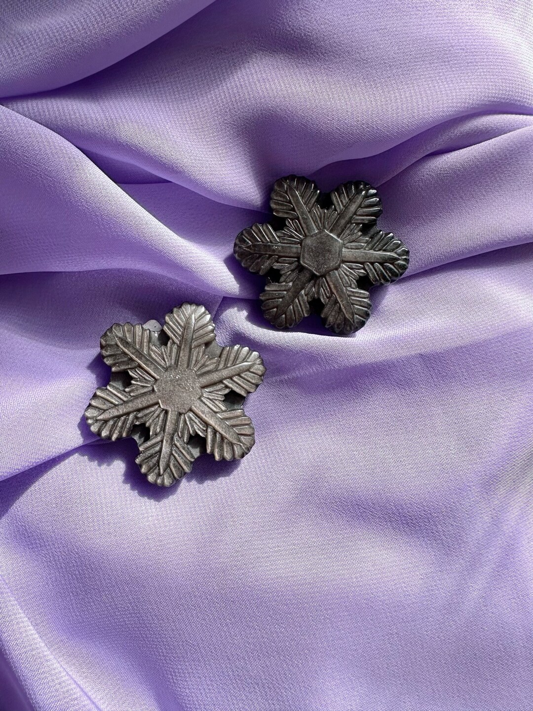 ONE Silver Sheen Obsidian Snowflake Carving, Black Obsidian Carving ...