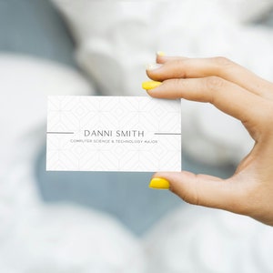 Intern Inspired Elegant & Chic Minimalist Business Card Templates ...