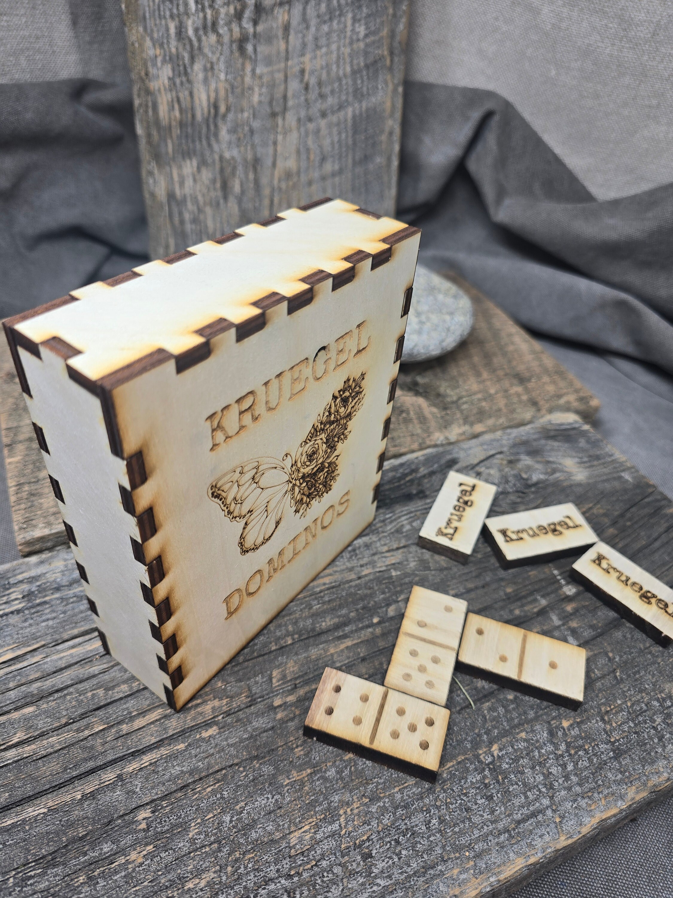 Personalized Domino Set: Engraved Wooden Box, Custom Family Game - Etsy