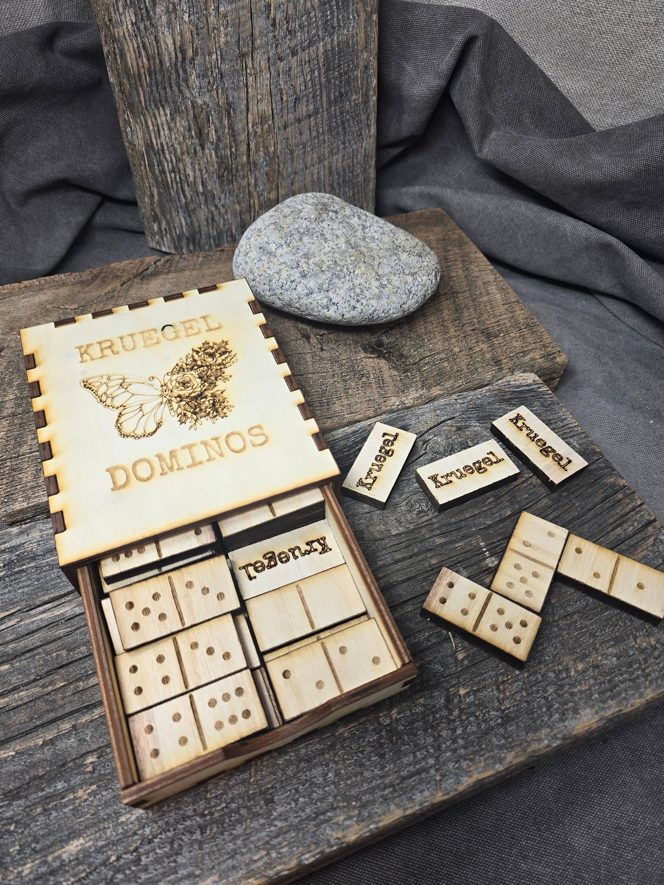 Personalized Domino Set: Engraved Wooden Box, Custom Family Game - Etsy