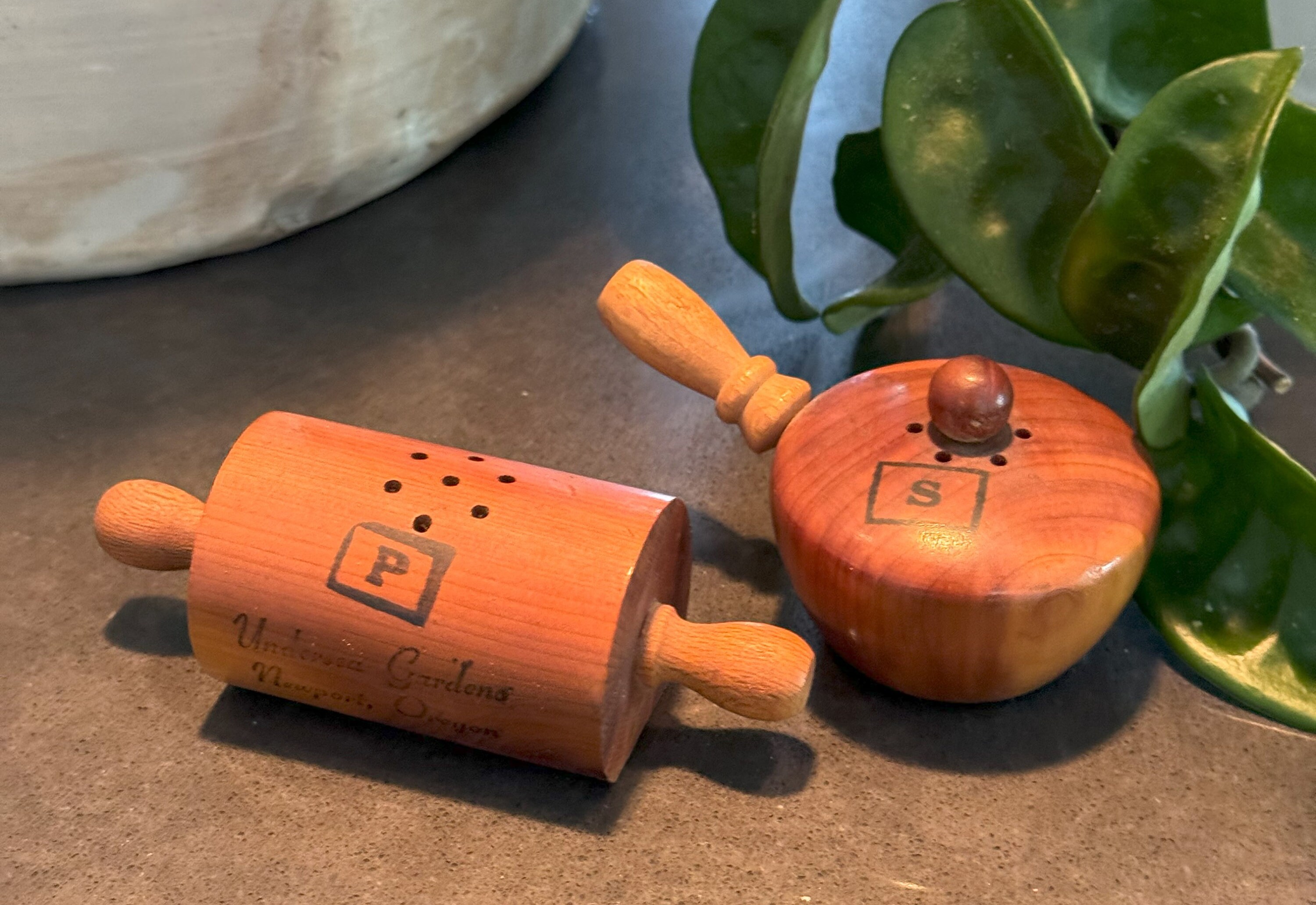 Vintage Souvenir Wooden Rolling Pin & Sauce Pan Salt and Pepper Shakers ...