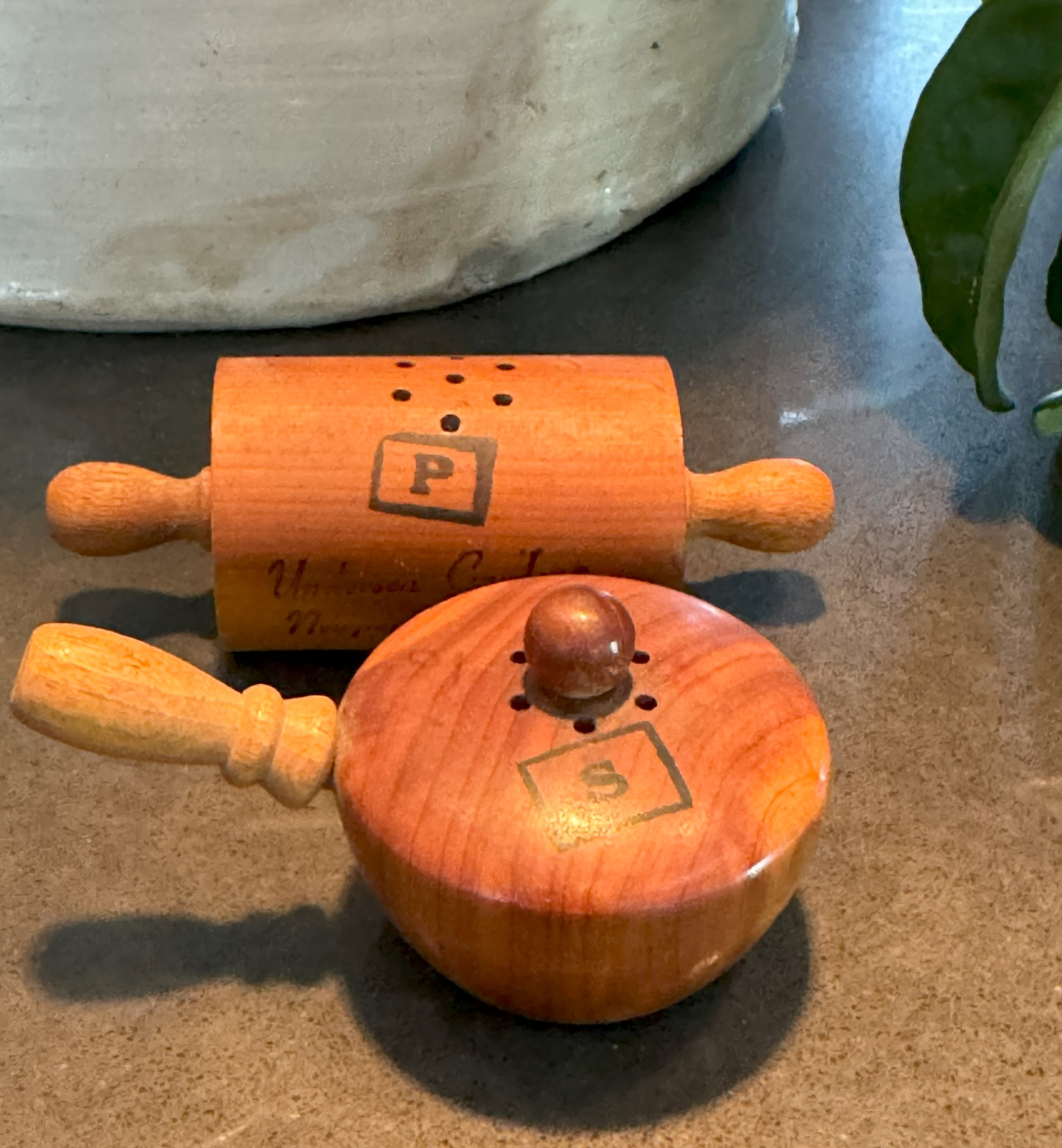 Vintage Souvenir Wooden Rolling Pin & Sauce Pan Salt and Pepper Shakers ...