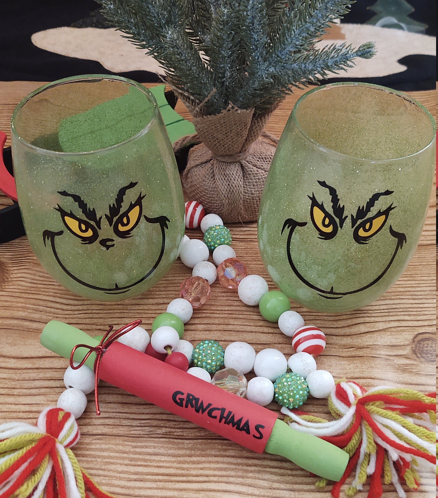 Glitter Grinch Face Wine Glass - Etsy