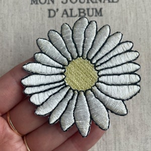 Daisy Patch, Flower Iron-on Patch - Etsy