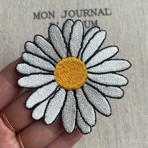 Daisy Patch, Flower Iron-on Patch - Etsy