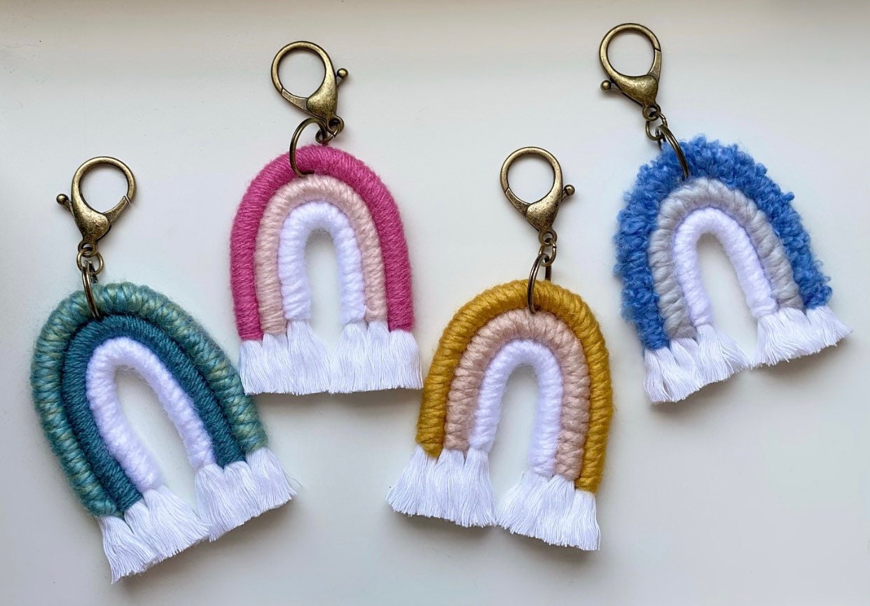 Rainbow Keychain Handmade Rainbow Handmade Rainbow Yarn Keychain - Etsy.de
