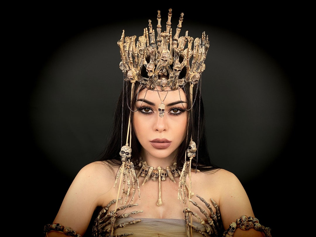 Voodoo Priestess, Skull Queen, Crown of Bones, Dark Queen, Skeleton ...